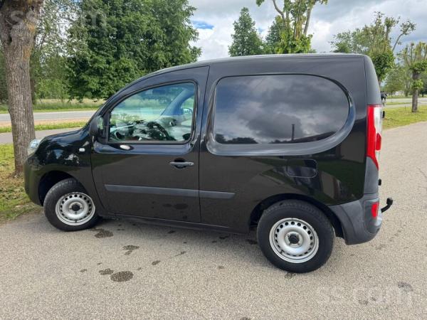 Renault Kangoo 2016 in Ogre on AUTOMOTO.COM.LV Black Renault Kangoo 2016 in Ogre, with an engine capacity of 1.50 L and mileage of 232 thousand km for 4999 β¬, photo 6 on AUTOMOTO.COM.LV