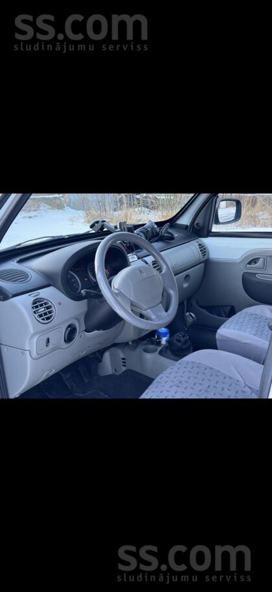 Melns Renault Kangoo 2008 Rīga, ar dzinēja tilpumu 1.60 L un nobraukumu 402 tūkst. km par 2000 €, foto 5 vietnē AUTOMOTO.COM.LV