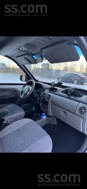 Melns Renault Kangoo 2008 Rīga, ar dzinēja tilpumu 1.60 L un nobraukumu 402 tūkst. km par 2000 €, foto 7 vietnē AUTOMOTO.COM.LV