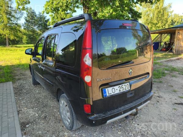 Black Renault Kangoo 2013 in Riga, with an engine capacity of 1.50 L and mileage of 348 thousand km for 3990 €, photo 6 on AUTOMOTO.COM.LV
