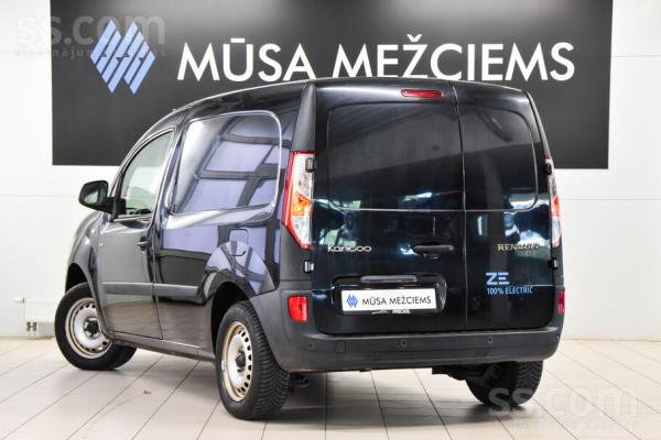 Черный Рено Кенгу 2021 в Рига, объемом двигателя 1.60 л и пробегом 13 тыс. км за 13690 €, фото 6 на AUTOMOTO.COM.LV