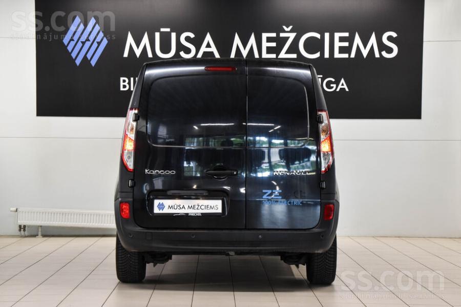 Melns Renault Kangoo 2021 Rīga, ar dzinēja tilpumu 1.60 L un nobraukumu 13 tūkst. km par 13690 €, foto 8 vietnē AUTOMOTO.COM.LV