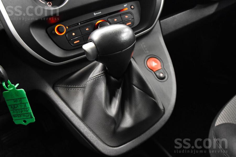 Melns Renault Kangoo 2021 Rīga, ar dzinēja tilpumu 1.60 L un nobraukumu 13 tūkst. km par 13690 €, foto 20 vietnē AUTOMOTO.COM.LV