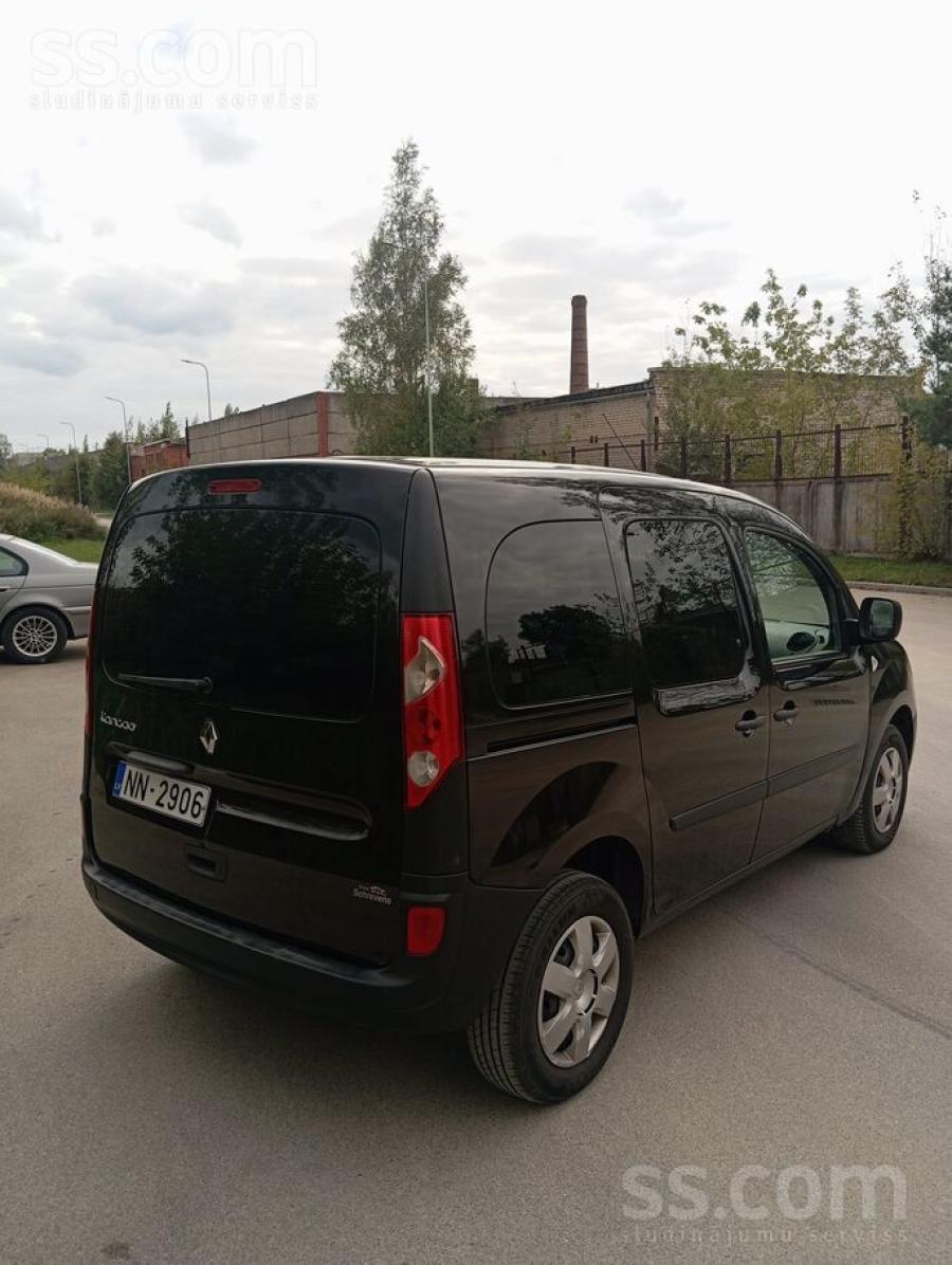 Black Renault Kangoo 2009 in Daugavpils, with an engine capacity of 1.50 L and mileage of 316 thousand km for 2150 €, photo 4 on AUTOMOTO.COM.LV