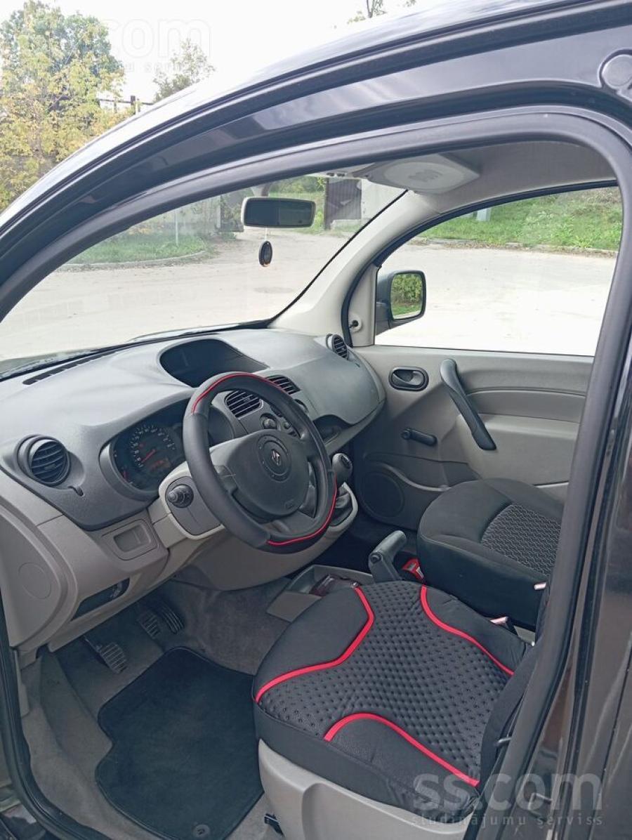 Black Renault Kangoo 2009 in Daugavpils, with an engine capacity of 1.50 L and mileage of 316 thousand km for 2150 €, photo 6 on AUTOMOTO.COM.LV