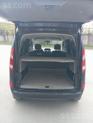 Black Renault Kangoo 2009 in Daugavpils, with an engine capacity of 1.50 L and mileage of 316 thousand km for 2150 €, photo 7 on AUTOMOTO.COM.LV