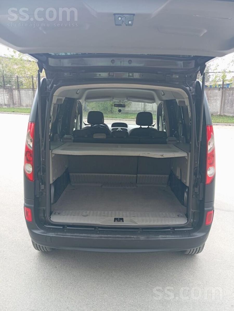 Black Renault Kangoo 2009 in Daugavpils, with an engine capacity of 1.50 L and mileage of 316 thousand km for 2150 €, photo 7 on AUTOMOTO.COM.LV