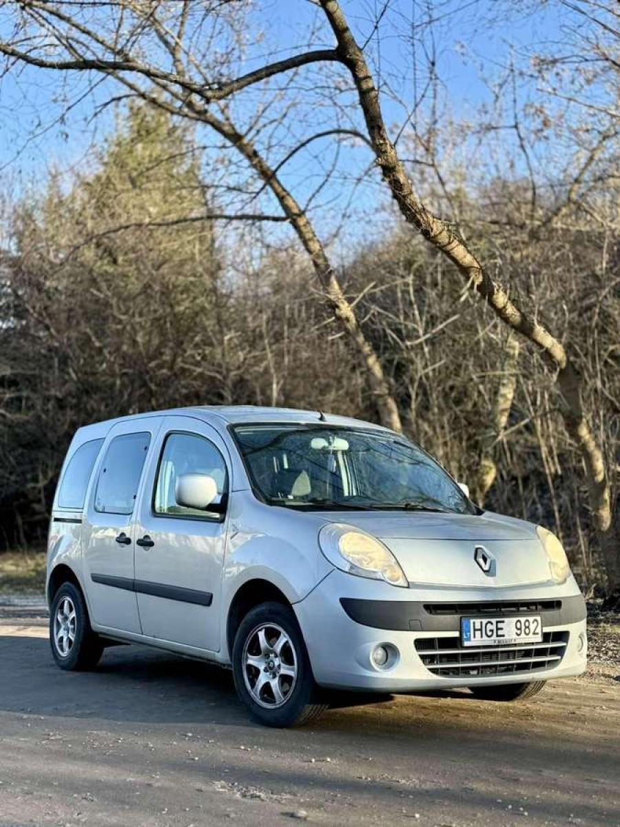 Blue Renault Kangoo 2009 in Vilnius, with an engine capacity of 1.46 L and mileage of 325 thousand km for 1850 €, photo 1 on AUTOMOTO.COM.LV