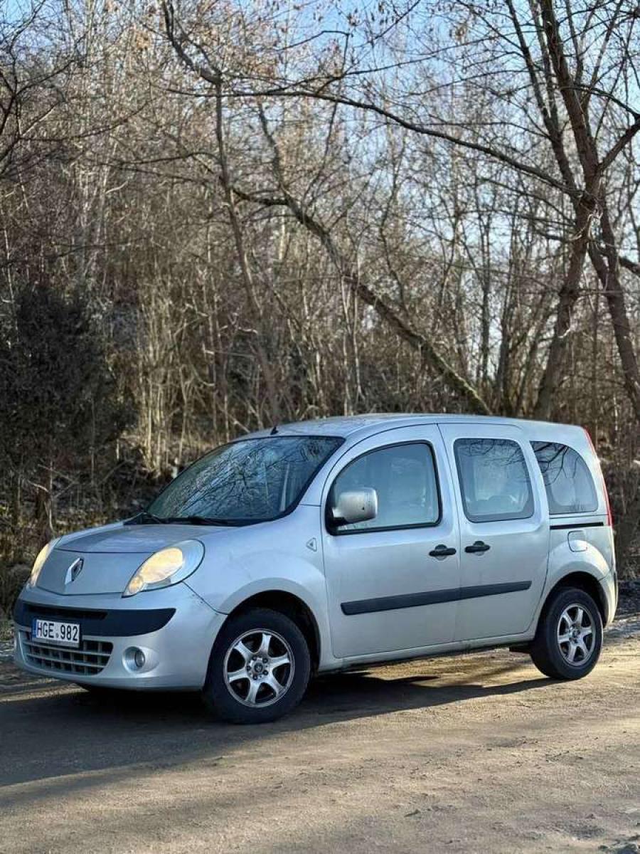 Blue Renault Kangoo 2009 in Vilnius, with an engine capacity of 1.46 L and mileage of 325 thousand km for 1850 €, photo 8 on AUTOMOTO.COM.LV
