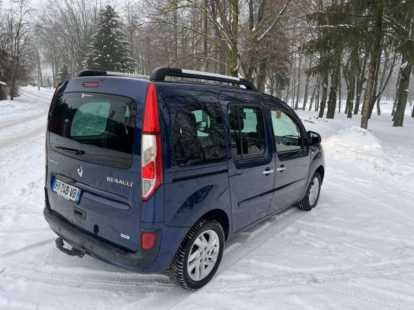 Blue Renault Kangoo 2017 in Kaunas, with an engine capacity of 1.46 L and mileage of 247 thousand km for 6750 €, photo 5 on AUTOMOTO.COM.LV