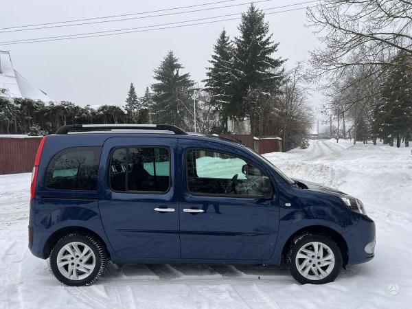 Blue Renault Kangoo 2017 in Kaunas, with an engine capacity of 1.46 L and mileage of 247 thousand km for 6750 €, photo 6 on AUTOMOTO.COM.LV