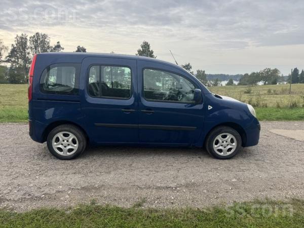 Renault Kangoo 2009 in Riga on AUTOMOTO.COM.LV Blue Renault Kangoo 2009 in Riga, with an engine capacity of 1.50 L and mileage of 296 thousand km for 3200 €, photo 5 on AUTOMOTO.COM.LV