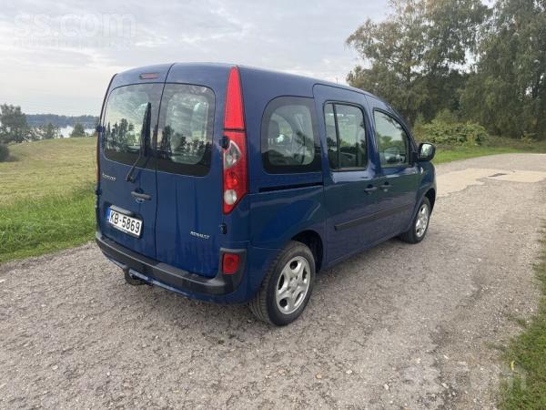 Renault Kangoo 2009 in Riga on AUTOMOTO.COM.LV Blue Renault Kangoo 2009 in Riga, with an engine capacity of 1.50 L and mileage of 296 thousand km for 3200 €, photo 6 on AUTOMOTO.COM.LV