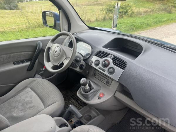 Renault Kangoo 2009 in Riga on AUTOMOTO.COM.LV Blue Renault Kangoo 2009 in Riga, with an engine capacity of 1.50 L and mileage of 296 thousand km for 3200 €, photo 10 on AUTOMOTO.COM.LV