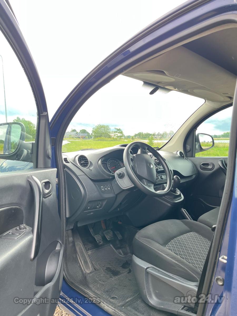 Zils Renault Kangoo 2015 Tallina, ar dzinēja tilpumu 1.50 L un nobraukumu 172 tūkst. km par 5000 €, foto 10 vietnē AUTOMOTO.COM.LV