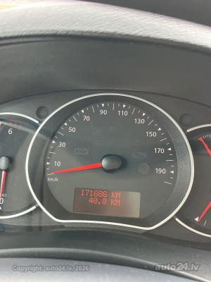 Zils Renault Kangoo 2015 Tallina, ar dzinēja tilpumu 1.50 L un nobraukumu 172 tūkst. km par 5000 €, foto 12 vietnē AUTOMOTO.COM.LV