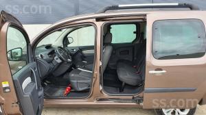 Brown Renault Kangoo 2016 in Riga, with an engine capacity of 1.40 L and mileage of 113 thousand km for 2300 €, photo 4 on AUTOMOTO.COM.LV
