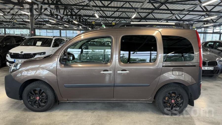 Brūns Renault Kangoo 2018 Rīga, ar dzinēja tilpumu 1.50 L un nobraukumu 293 tūkst. km par 3900 €, foto 3 vietnē AUTOMOTO.COM.LV
