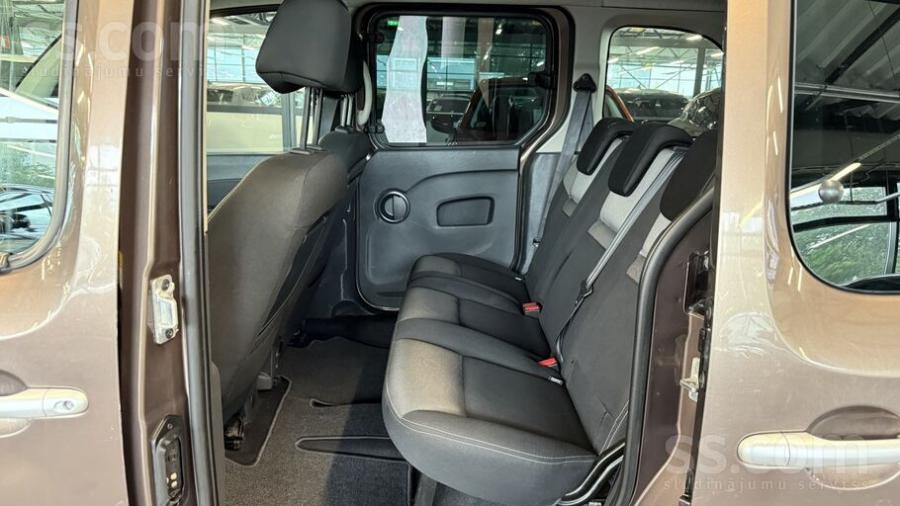 Brūns Renault Kangoo 2018 Rīga, ar dzinēja tilpumu 1.50 L un nobraukumu 293 tūkst. km par 3900 €, foto 11 vietnē AUTOMOTO.COM.LV