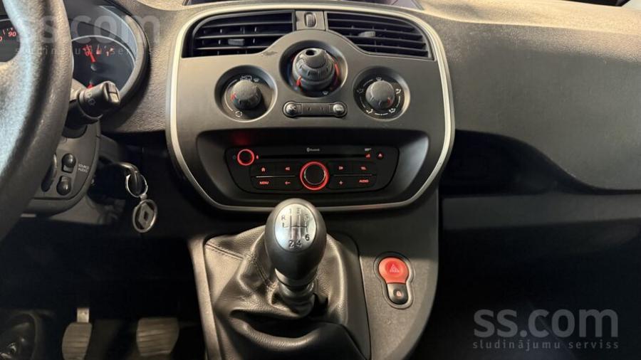 Brūns Renault Kangoo 2018 Rīga, ar dzinēja tilpumu 1.50 L un nobraukumu 293 tūkst. km par 3900 €, foto 20 vietnē AUTOMOTO.COM.LV