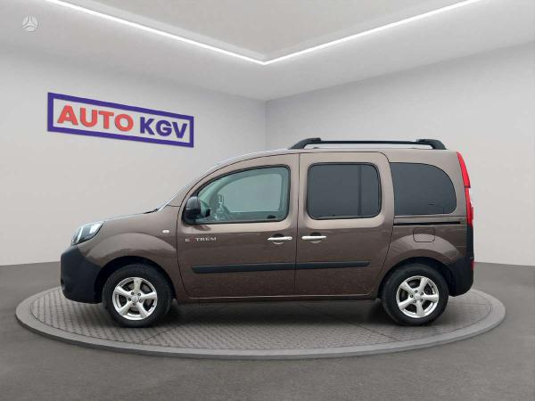 Brown Renault Kangoo 2020 in Kaunas, with an engine capacity of 1.50 L and mileage of 116 thousand km for 9999 €, photo 2 on AUTOMOTO.COM.LV