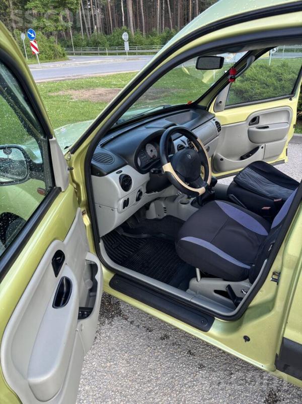 Zaļš Renault Kangoo 2004 Rīga, ar dzinēja tilpumu 1.20 L un nobraukumu 326 tūkst. km par 2950 €, foto 7 vietnē AUTOMOTO.COM.LV