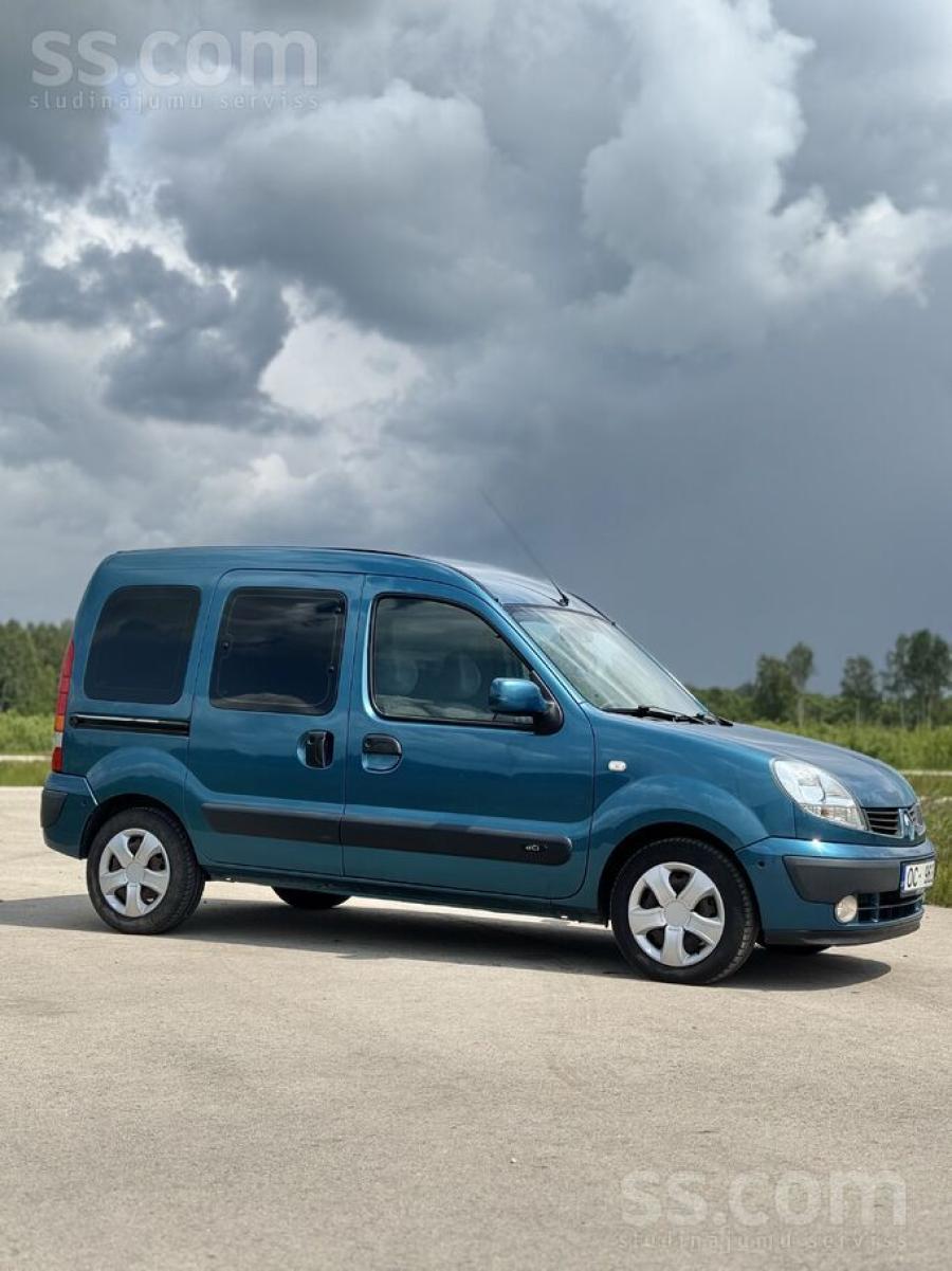Green Renault Kangoo 2006 in Preili, with an engine capacity of 1.60 L and mileage of 207 thousand km for 3599 €, photo 1 on AUTOMOTO.COM.LV