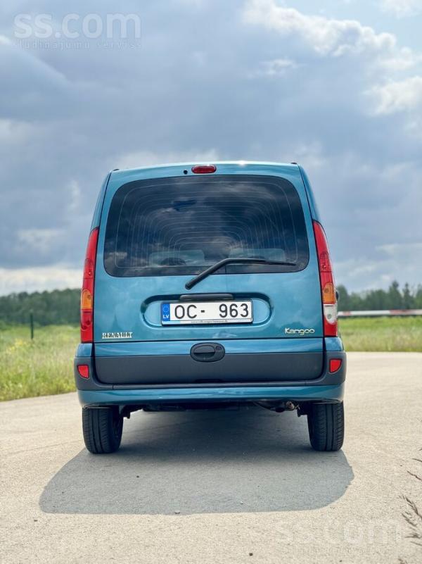 Green Renault Kangoo 2006 in Preili, with an engine capacity of 1.60 L and mileage of 207 thousand km for 3599 €, photo 3 on AUTOMOTO.COM.LV