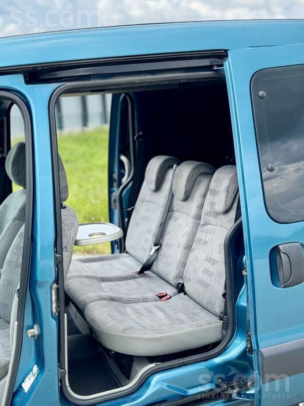 Green Renault Kangoo 2006 in Preili, with an engine capacity of 1.60 L and mileage of 207 thousand km for 3599 €, photo 8 on AUTOMOTO.COM.LV