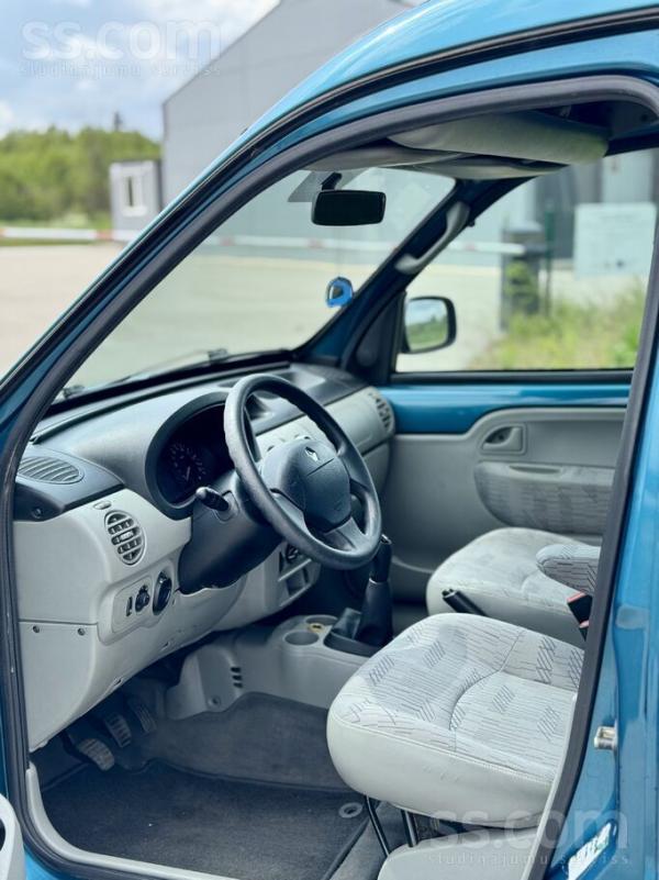 Green Renault Kangoo 2006 in Preili, with an engine capacity of 1.60 L and mileage of 207 thousand km for 3599 €, photo 10 on AUTOMOTO.COM.LV