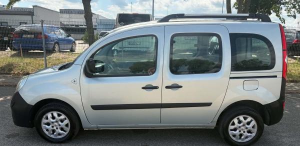 Grey Renault Kangoo 2010 in Marijampole, with an engine capacity of 1.60 L and mileage of 204 thousand km for 3650 €, photo 8 on AUTOMOTO.COM.LV