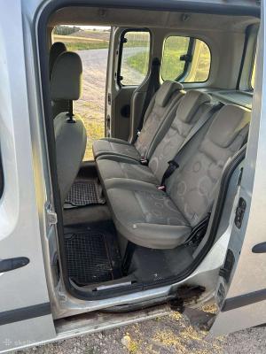 Pelēks Renault Kangoo 2010 Prienai, ar dzinēja tilpumu 1.50 L un nobraukumu 280 tūkst. km par 1500 €, foto 9 vietnē AUTOMOTO.COM.LV