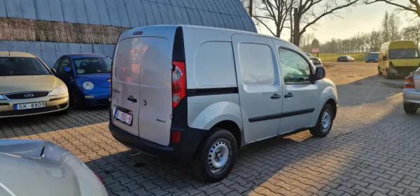 Grey Renault Kangoo 2008 in Valmiera, with an engine capacity of 1.50 L and mileage of 398 thousand km for 1650 €, photo 3 on AUTOMOTO.COM.LV