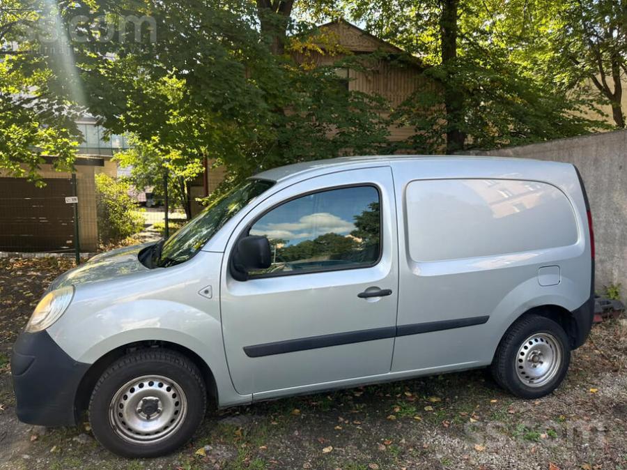 Pelēks Renault Kangoo 2009 Rīga, ar dzinēja tilpumu 1.50 L un nobraukumu 248 tūkst. km par 3000 €, foto 3 vietnē AUTOMOTO.COM.LV