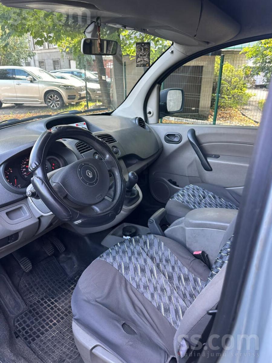 Pelēks Renault Kangoo 2009 Rīga, ar dzinēja tilpumu 1.50 L un nobraukumu 248 tūkst. km par 3000 €, foto 5 vietnē AUTOMOTO.COM.LV
