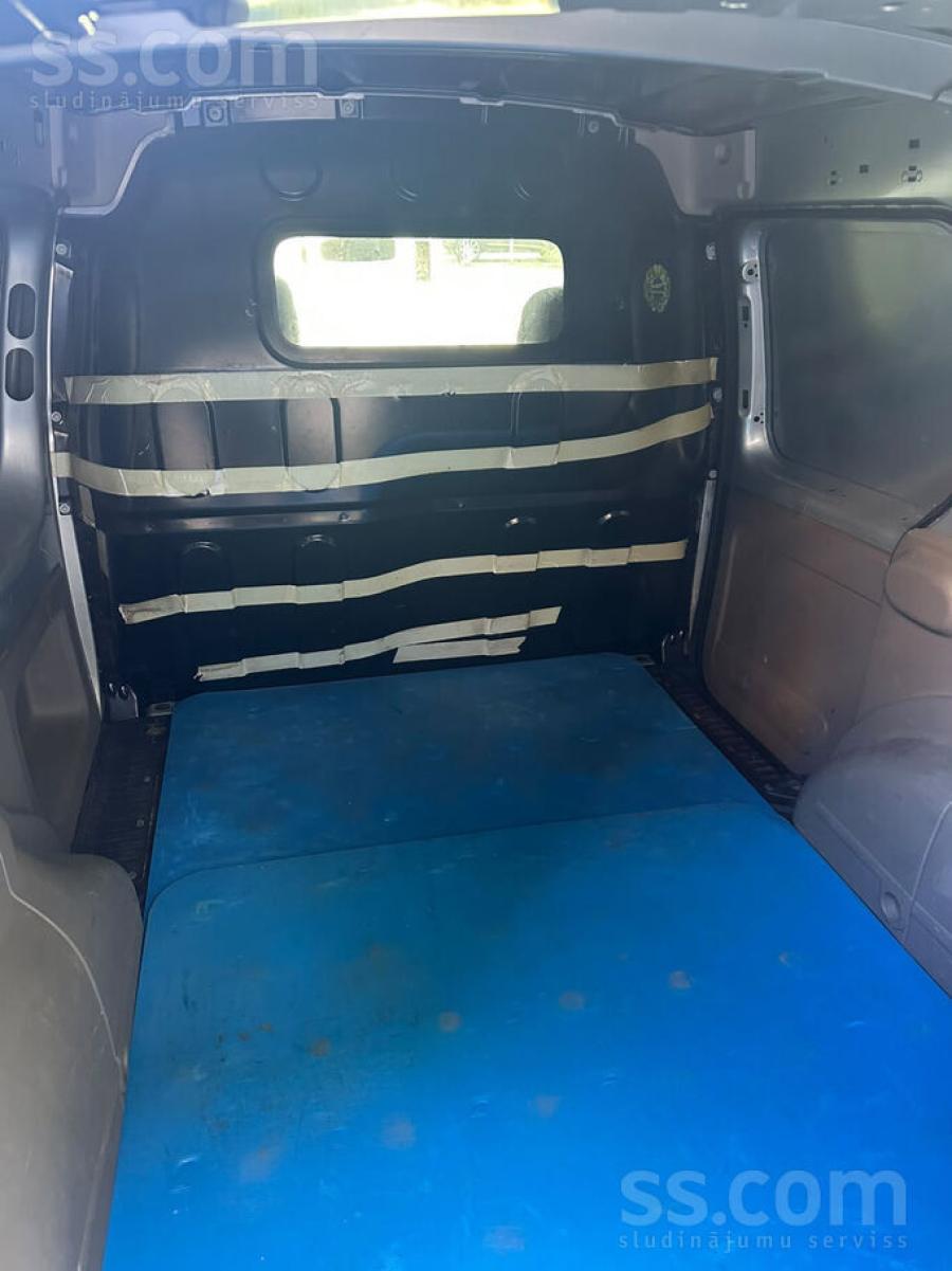 Pelēks Renault Kangoo 2009 Rīga, ar dzinēja tilpumu 1.50 L un nobraukumu 248 tūkst. km par 3000 €, foto 6 vietnē AUTOMOTO.COM.LV