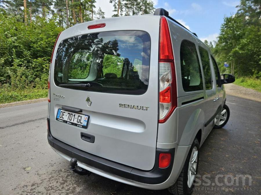 Grey Renault Kangoo 2014 in Riga, with an engine capacity of 1.50 L and mileage of 253 thousand km for 5750 €, photo 5 on AUTOMOTO.COM.LV