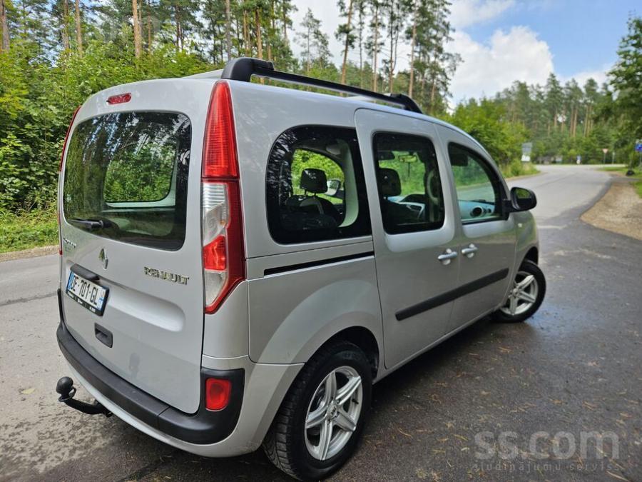 Grey Renault Kangoo 2014 in Riga, with an engine capacity of 1.50 L and mileage of 253 thousand km for 5750 €, photo 6 on AUTOMOTO.COM.LV