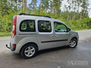 Grey Renault Kangoo 2014 in Riga, with an engine capacity of 1.50 L and mileage of 253 thousand km for 5750 €, photo 7 on AUTOMOTO.COM.LV