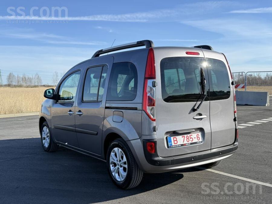 Pelēks Renault Kangoo 2015 Liepāja, ar dzinēja tilpumu 1.20 L un nobraukumu 180 tūkst. km par 6700 €, foto 3 vietnē AUTOMOTO.COM.LV