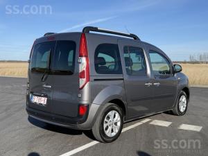 Pelēks Renault Kangoo 2015 Liepāja, ar dzinēja tilpumu 1.20 L un nobraukumu 180 tūkst. km par 6700 €, foto 4 vietnē AUTOMOTO.COM.LV
