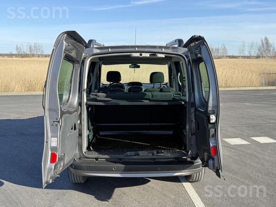 Pelēks Renault Kangoo 2015 Liepāja, ar dzinēja tilpumu 1.20 L un nobraukumu 180 tūkst. km par 6700 €, foto 10 vietnē AUTOMOTO.COM.LV