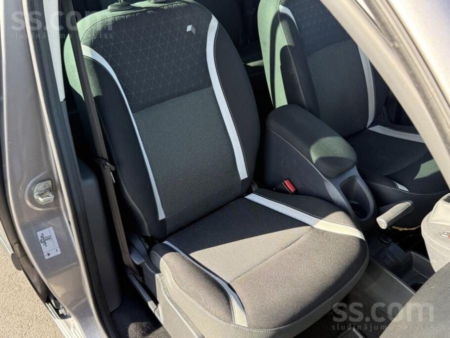 Pelēks Renault Kangoo 2015 Liepāja, ar dzinēja tilpumu 1.20 L un nobraukumu 180 tūkst. km par 6700 €, foto 14 vietnē AUTOMOTO.COM.LV