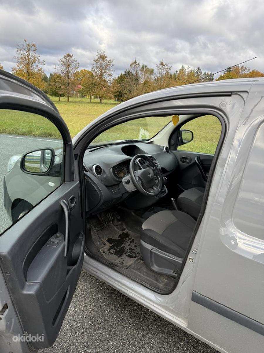 Grey Renault Kangoo 2020 in Rakvere, with an engine capacity of 1.60 L and mileage of 70 thousand km for 7500 €, photo 12 on AUTOMOTO.COM.LV