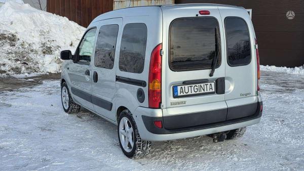 Pelēks Renault Kangoo 2004 Klaipėda, ar dzinēja tilpumu 1.50 L un nobraukumu 178 tūkst. km par 2890 €, foto 2 vietnē AUTOMOTO.COM.LV