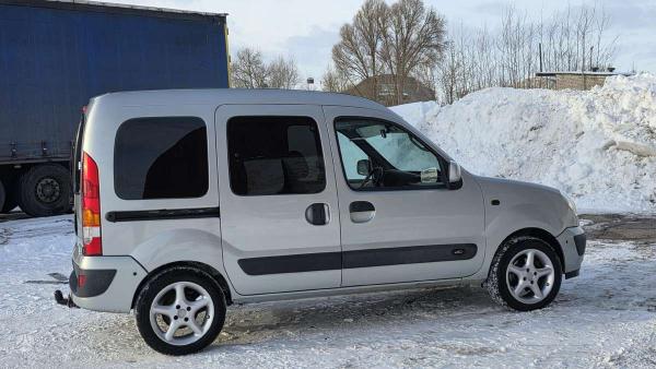 Pelēks Renault Kangoo 2004 Klaipėda, ar dzinēja tilpumu 1.50 L un nobraukumu 178 tūkst. km par 2890 €, foto 10 vietnē AUTOMOTO.COM.LV