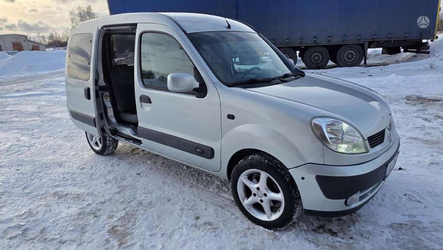 Pelēks Renault Kangoo 2004 Klaipėda, ar dzinēja tilpumu 1.50 L un nobraukumu 178 tūkst. km par 2890 €, foto 11 vietnē AUTOMOTO.COM.LV