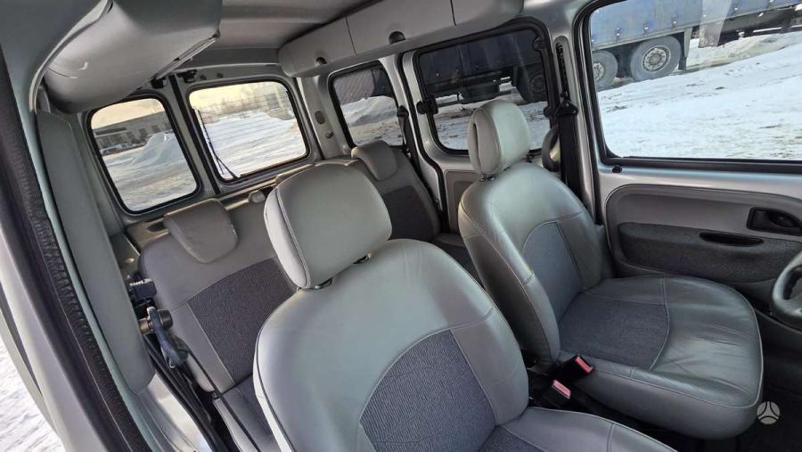 Pelēks Renault Kangoo 2004 Klaipėda, ar dzinēja tilpumu 1.50 L un nobraukumu 178 tūkst. km par 2890 €, foto 19 vietnē AUTOMOTO.COM.LV