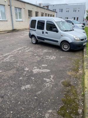 Pelēks Renault Kangoo 2005 Kretinga, ar dzinēja tilpumu 1.46 L un nobraukumu 260 tūkst. km par 400 €, foto  vietnē AUTOMOTO.COM.LV