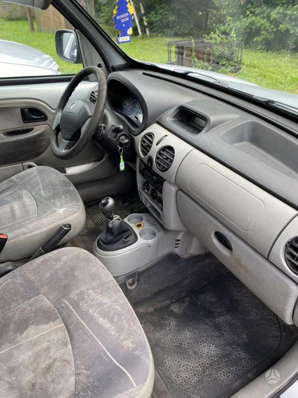 Pelēks Renault Kangoo 2005 Kretinga, ar dzinēja tilpumu 1.46 L un nobraukumu 260 tūkst. km par 400 €, foto 2 vietnē AUTOMOTO.COM.LV